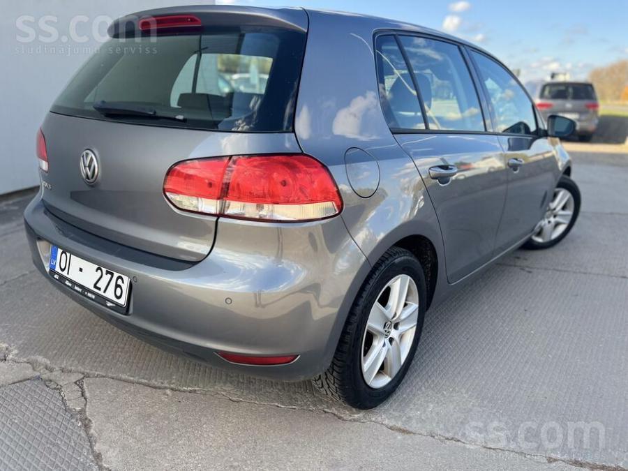 Grey Volkswagen Golf 2010 in Jekabpils, with an engine capacity of 1.60 L and mileage of 254 thousand km for 5900 €, photo 2 on AUTOMOTO.COM.LV