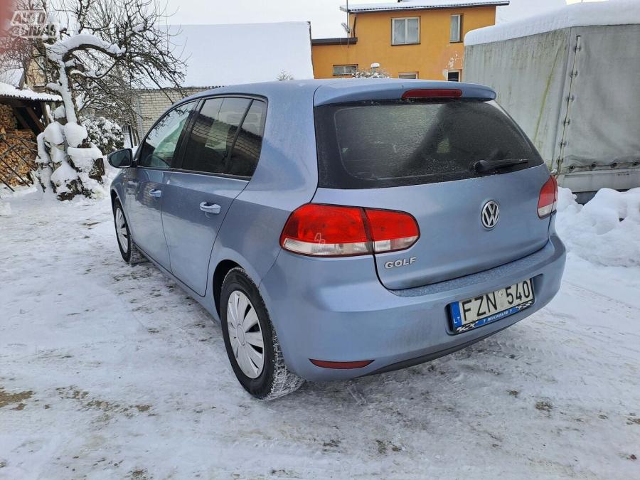 Grey Volkswagen Golf 2010 in Telschi, with an engine capacity of 1.40 L and mileage of 303 thousand km for 1899 €, photo 4 on AUTOMOTO.COM.LV
