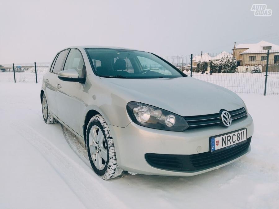Grey Volkswagen Golf 2010 in Kaunas, with an engine capacity of 1.40 L and mileage of 237 thousand km for 3450 €, photo 1 on AUTOMOTO.COM.LV