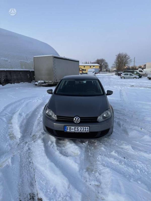 Pelēks Volkswagen Golf 2010 Panevēža, ar dzinēja tilpumu 1.60 L un nobraukumu 233 tūkst. km par 4900 €, foto 2 vietnē AUTOMOTO.COM.LV