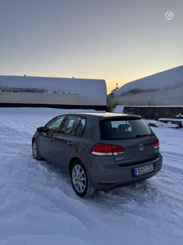 Pelēks Volkswagen Golf 2010 Panevēža, ar dzinēja tilpumu 1.60 L un nobraukumu 233 tūkst. km par 4900 €, foto 6 vietnē AUTOMOTO.COM.LV