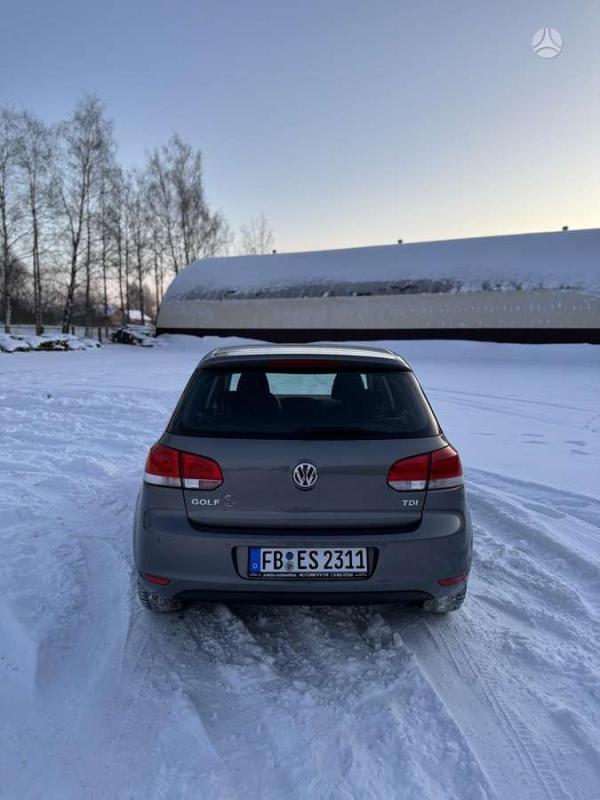 Pelēks Volkswagen Golf 2010 Panevēža, ar dzinēja tilpumu 1.60 L un nobraukumu 233 tūkst. km par 4900 €, foto 7 vietnē AUTOMOTO.COM.LV