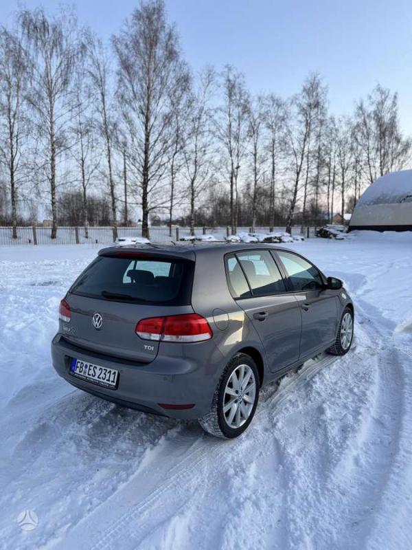 Pelēks Volkswagen Golf 2010 Panevēža, ar dzinēja tilpumu 1.60 L un nobraukumu 233 tūkst. km par 4900 €, foto 8 vietnē AUTOMOTO.COM.LV