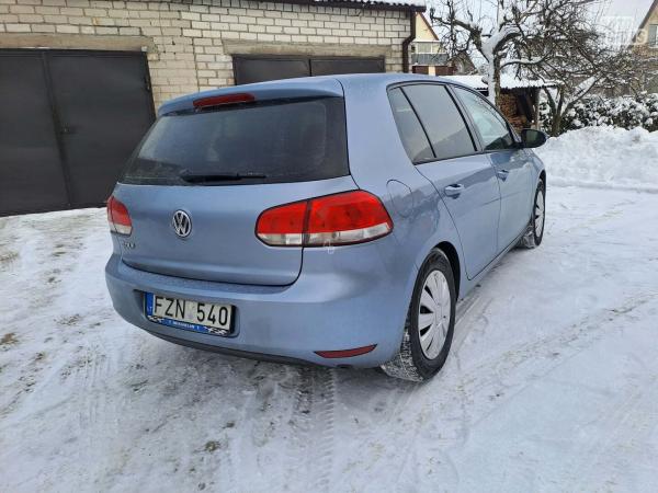 Grey Volkswagen Golf 2010 in Telschi, with an engine capacity of 1.40 L and mileage of 290 thousand km for 1900 €, photo 8 on AUTOMOTO.COM.LV