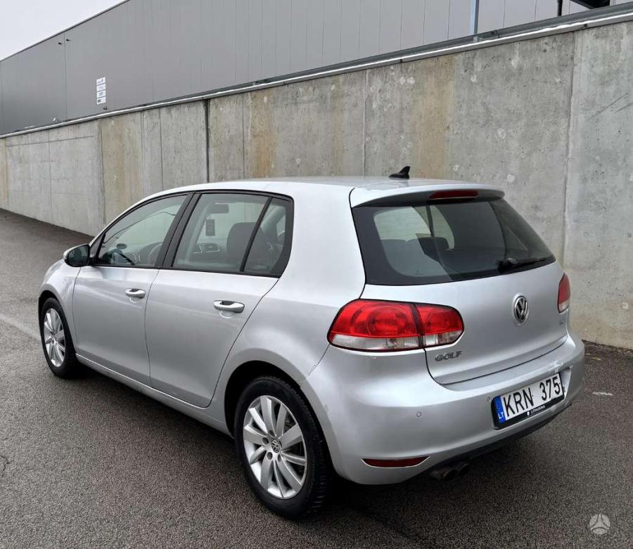 Grey Volkswagen Golf 2010 in Vilnius, with an engine capacity of 1.97 L and mileage of 218 thousand km for 2750 €, photo 2 on AUTOMOTO.COM.LV
