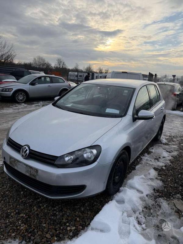 Grey Volkswagen Golf 2010 in Panevezys, with an engine capacity of 1.60 L and mileage of 220 thousand km for 2600 €, photo 1 on AUTOMOTO.COM.LV