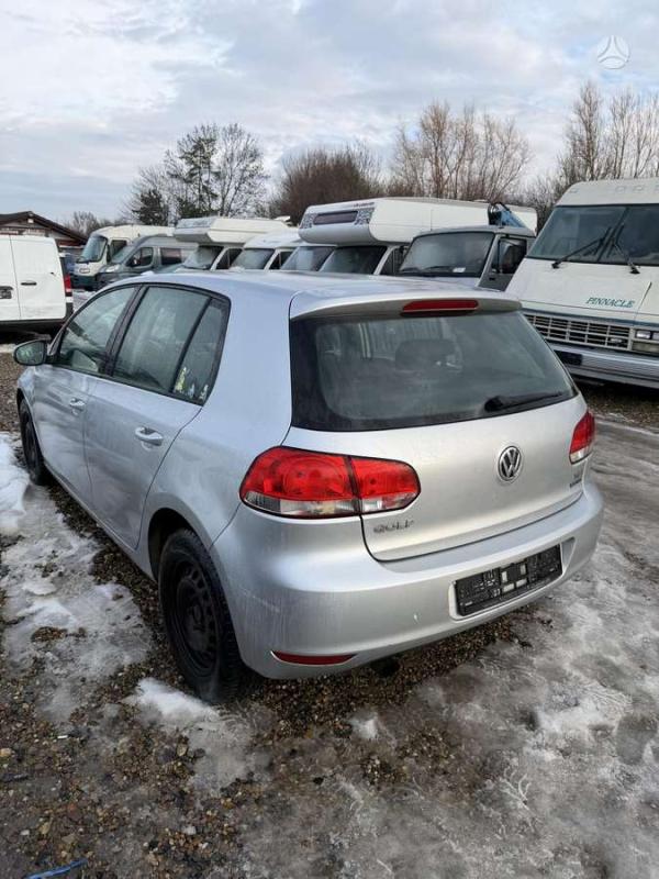 Grey Volkswagen Golf 2010 in Panevezys, with an engine capacity of 1.60 L and mileage of 220 thousand km for 2600 €, photo 3 on AUTOMOTO.COM.LV