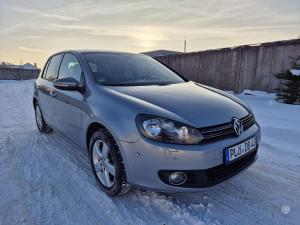 Grey Volkswagen Golf 2010 in Mazeikiai, with an engine capacity of 1.20 L and mileage of 191 thousand km for 5250 €, photo 6 on AUTOMOTO.COM.LV