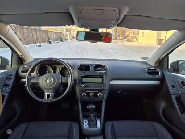 Grey Volkswagen Golf 2010 in Mazeikiai, with an engine capacity of 1.20 L and mileage of 191 thousand km for 5250 €, photo 9 on AUTOMOTO.COM.LV