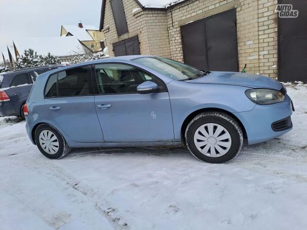 Grey Volkswagen Golf 2010 in Telschi, with an engine capacity of 1.40 L and mileage of 290 thousand km for 1850 €, photo 8 on AUTOMOTO.COM.LV