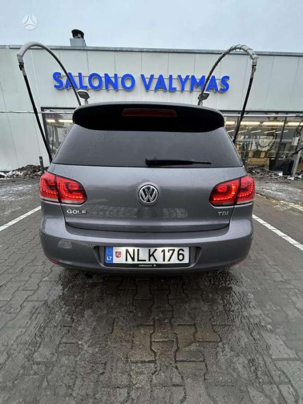 Grey Volkswagen Golf 2010 in Kaunas, with an engine capacity of 1.60 L and mileage of 263 thousand km for 4940 €, photo 4 on AUTOMOTO.COM.LV