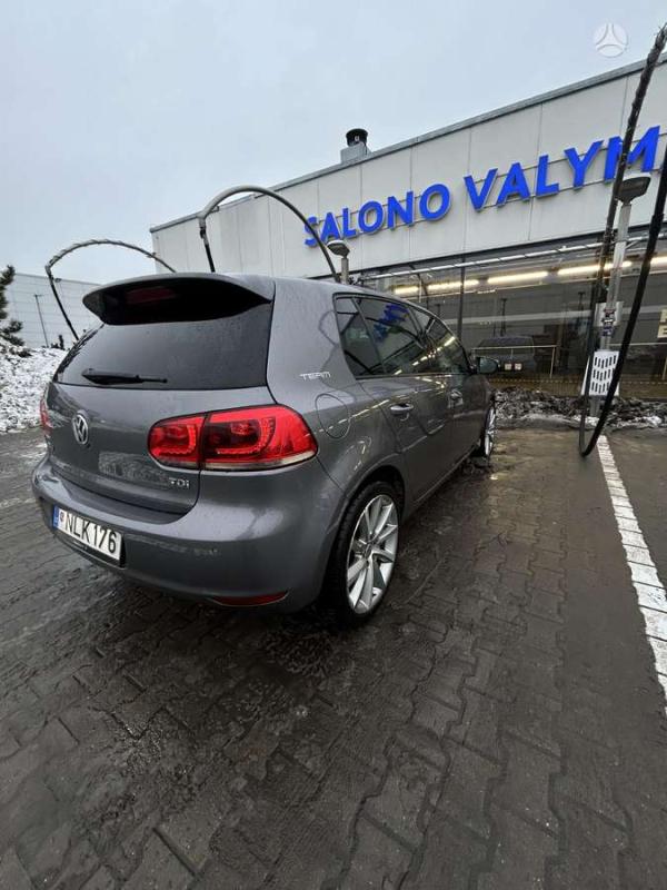 Grey Volkswagen Golf 2010 in Kaunas, with an engine capacity of 1.60 L and mileage of 263 thousand km for 4940 €, photo 5 on AUTOMOTO.COM.LV