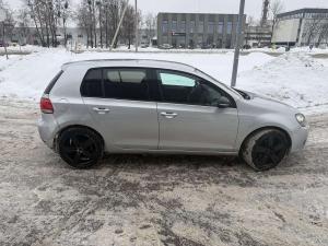 Grey Volkswagen Golf 2010 in Kaunas, with an engine capacity of 1.60 L and mileage of 331 thousand km for 3200 €, photo 2 on AUTOMOTO.COM.LV