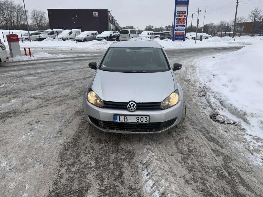 Grey Volkswagen Golf 2010 in Kaunas, with an engine capacity of 1.60 L and mileage of 331 thousand km for 3200 €, photo 5 on AUTOMOTO.COM.LV