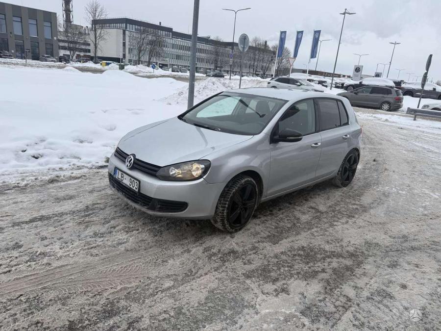 Grey Volkswagen Golf 2010 in Kaunas, with an engine capacity of 1.60 L and mileage of 331 thousand km for 3200 €, photo 8 on AUTOMOTO.COM.LV