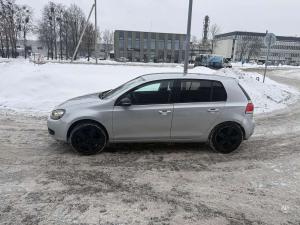 Grey Volkswagen Golf 2010 in Kaunas, with an engine capacity of 1.60 L and mileage of 331 thousand km for 3200 €, photo 9 on AUTOMOTO.COM.LV