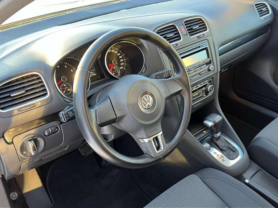 Grey Volkswagen Golf 2010 in Kedainiai, with an engine capacity of 1.39 L and mileage of 222 thousand km for 5450 €, photo 19 on AUTOMOTO.COM.LV