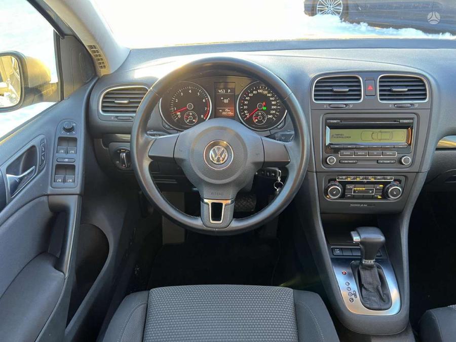 Grey Volkswagen Golf 2010 in Kedainiai, with an engine capacity of 1.39 L and mileage of 222 thousand km for 5450 €, photo 27 on AUTOMOTO.COM.LV