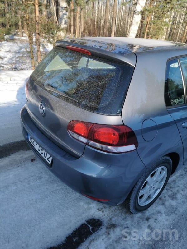 Grey Volkswagen Golf 2010 in Riga, with an engine capacity of 1.40 L and mileage of 274 thousand km for 2300 €, photo 2 on AUTOMOTO.COM.LV