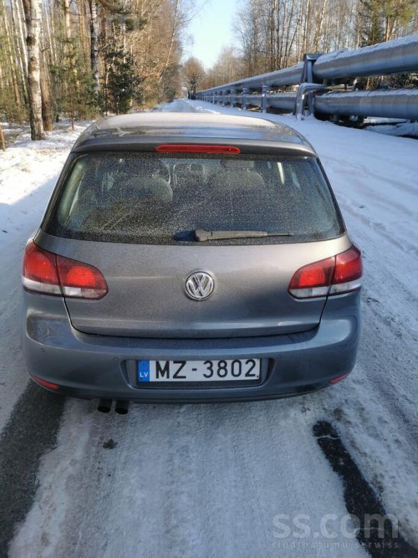 Grey Volkswagen Golf 2010 in Riga, with an engine capacity of 1.40 L and mileage of 274 thousand km for 2300 €, photo 3 on AUTOMOTO.COM.LV