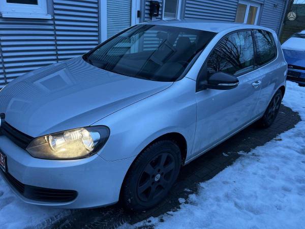 Grey Volkswagen Golf 2010 in Plunge, with an engine capacity of 1.60 L and mileage of 285 thousand km for 3800 €, photo 1 on AUTOMOTO.COM.LV
