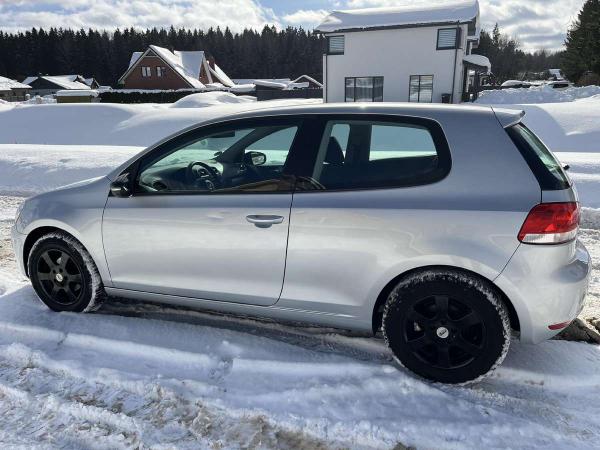 Grey Volkswagen Golf 2010 in Plunge, with an engine capacity of 1.60 L and mileage of 308 thousand km for 3700 €, photo 2 on AUTOMOTO.COM.LV