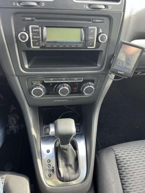Pelēks Volkswagen Golf 2010 Plungė, ar dzinēja tilpumu 1.60 L un nobraukumu 308 tūkst. km par 3700 €, foto 11 vietnē AUTOMOTO.COM.LV