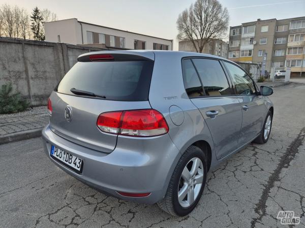 Pelēks Volkswagen Golf 2010 Mažeikiai, ar dzinēja tilpumu 1.20 L un nobraukumu 194 tūkst. km par 5250 €, foto 4 vietnē AUTOMOTO.COM.LV