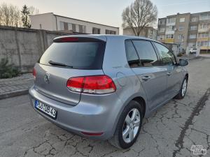 Grey Volkswagen Golf 2010 in Mazeikiai, with an engine capacity of 1.20 L and mileage of 194 thousand km for 5250 €, photo 4 on AUTOMOTO.COM.LV