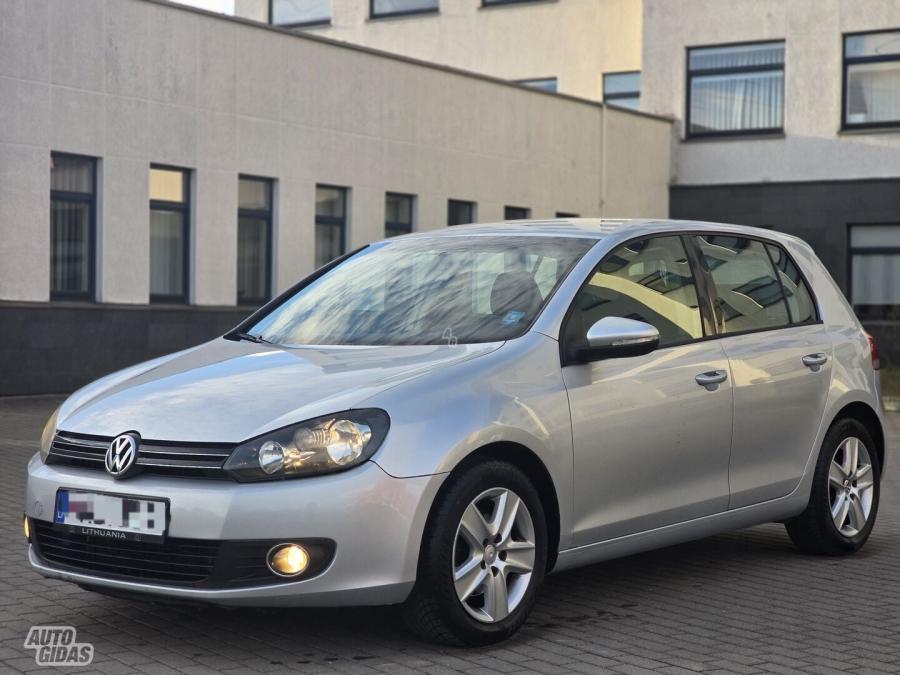 Grey Volkswagen Golf 2010 in Vilnius, with an engine capacity of 1.60 L and mileage of 241 thousand km for 2950 €, photo 1 on AUTOMOTO.COM.LV