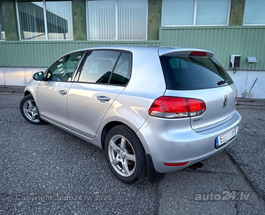 Pelēks Volkswagen Golf 2010 Tallina, ar dzinēja tilpumu 1.40 L un nobraukumu 0 tūkst. km par 4199 €, foto 5 vietnē AUTOMOTO.COM.LV