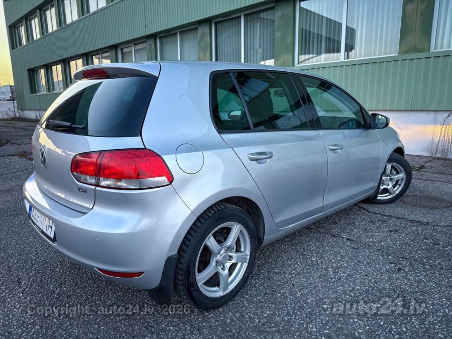 Pelēks Volkswagen Golf 2010 Tallina, ar dzinēja tilpumu 1.40 L un nobraukumu 0 tūkst. km par 4199 €, foto 7 vietnē AUTOMOTO.COM.LV