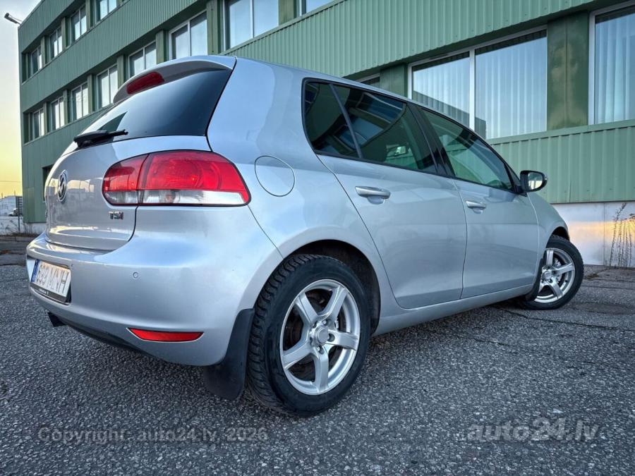 Pelēks Volkswagen Golf 2010 Tallina, ar dzinēja tilpumu 1.40 L un nobraukumu 0 tūkst. km par 4199 €, foto 8 vietnē AUTOMOTO.COM.LV