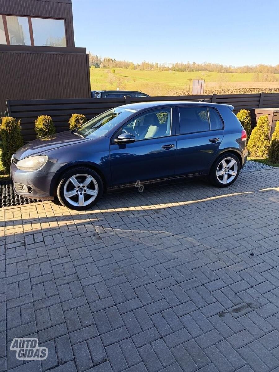 Pelēks Volkswagen Golf 2010 Viļņa, ar dzinēja tilpumu 1.60 L un nobraukumu 328 tūkst. km par 4699 €, foto 1 vietnē AUTOMOTO.COM.LV