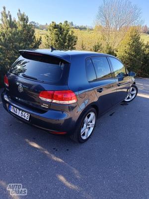 Pelēks Volkswagen Golf 2010 Viļņa, ar dzinēja tilpumu 1.60 L un nobraukumu 328 tūkst. km par 4699 €, foto 3 vietnē AUTOMOTO.COM.LV