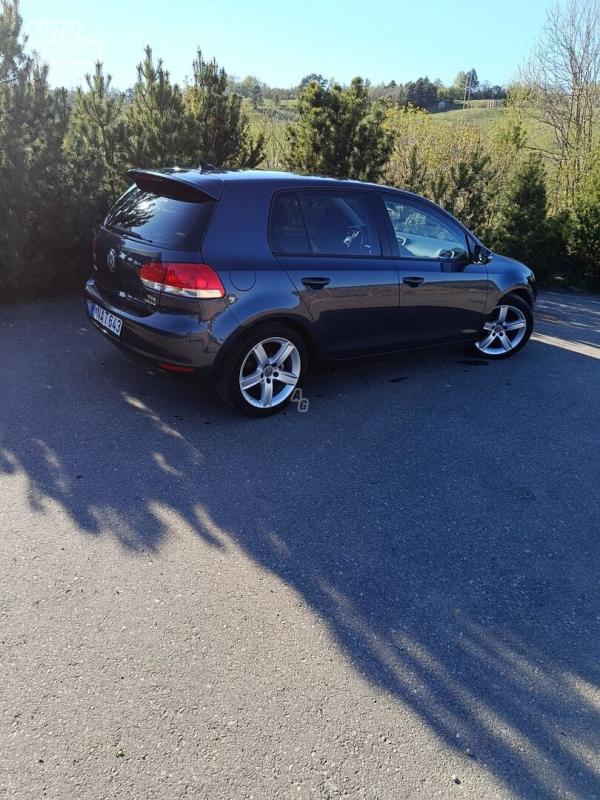 Pelēks Volkswagen Golf 2010 Viļņa, ar dzinēja tilpumu 1.60 L un nobraukumu 328 tūkst. km par 4699 €, foto 3 vietnē AUTOMOTO.COM.LV