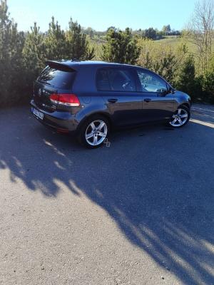 Pelēks Volkswagen Golf 2010 Viļņa, ar dzinēja tilpumu 1.60 L un nobraukumu 328 tūkst. km par 4699 €, foto 4 vietnē AUTOMOTO.COM.LV