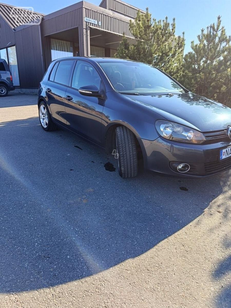 Pelēks Volkswagen Golf 2010 Viļņa, ar dzinēja tilpumu 1.60 L un nobraukumu 328 tūkst. km par 4699 €, foto 5 vietnē AUTOMOTO.COM.LV