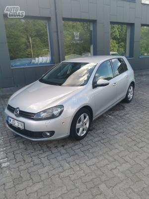 Pelēks Volkswagen Golf 2010 Viļņa, ar dzinēja tilpumu 1.40 L un nobraukumu 120 tūkst. km par 4200 €, foto  vietnē AUTOMOTO.COM.LV
