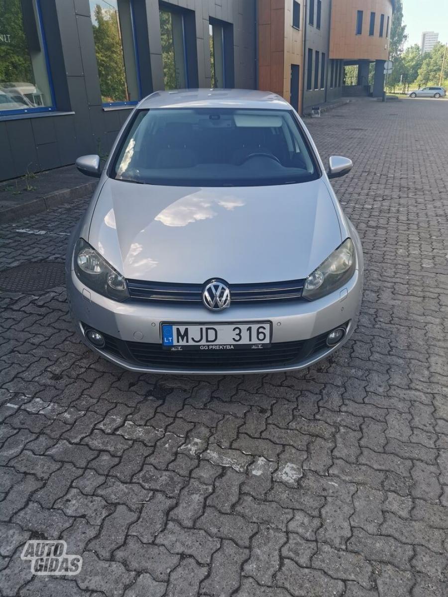 Pelēks Volkswagen Golf 2010 Viļņa, ar dzinēja tilpumu 1.40 L un nobraukumu 120 tūkst. km par 4200 €, foto 4 vietnē AUTOMOTO.COM.LV