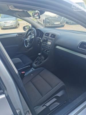 Pelēks Volkswagen Golf 2010 Viļņa, ar dzinēja tilpumu 1.40 L un nobraukumu 120 tūkst. km par 4200 €, foto 8 vietnē AUTOMOTO.COM.LV