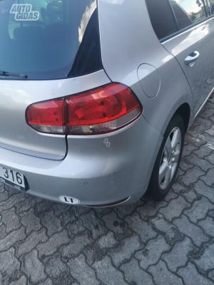 Pelēks Volkswagen Golf 2010 Viļņa, ar dzinēja tilpumu 1.40 L un nobraukumu 120 tūkst. km par 4200 €, foto 10 vietnē AUTOMOTO.COM.LV