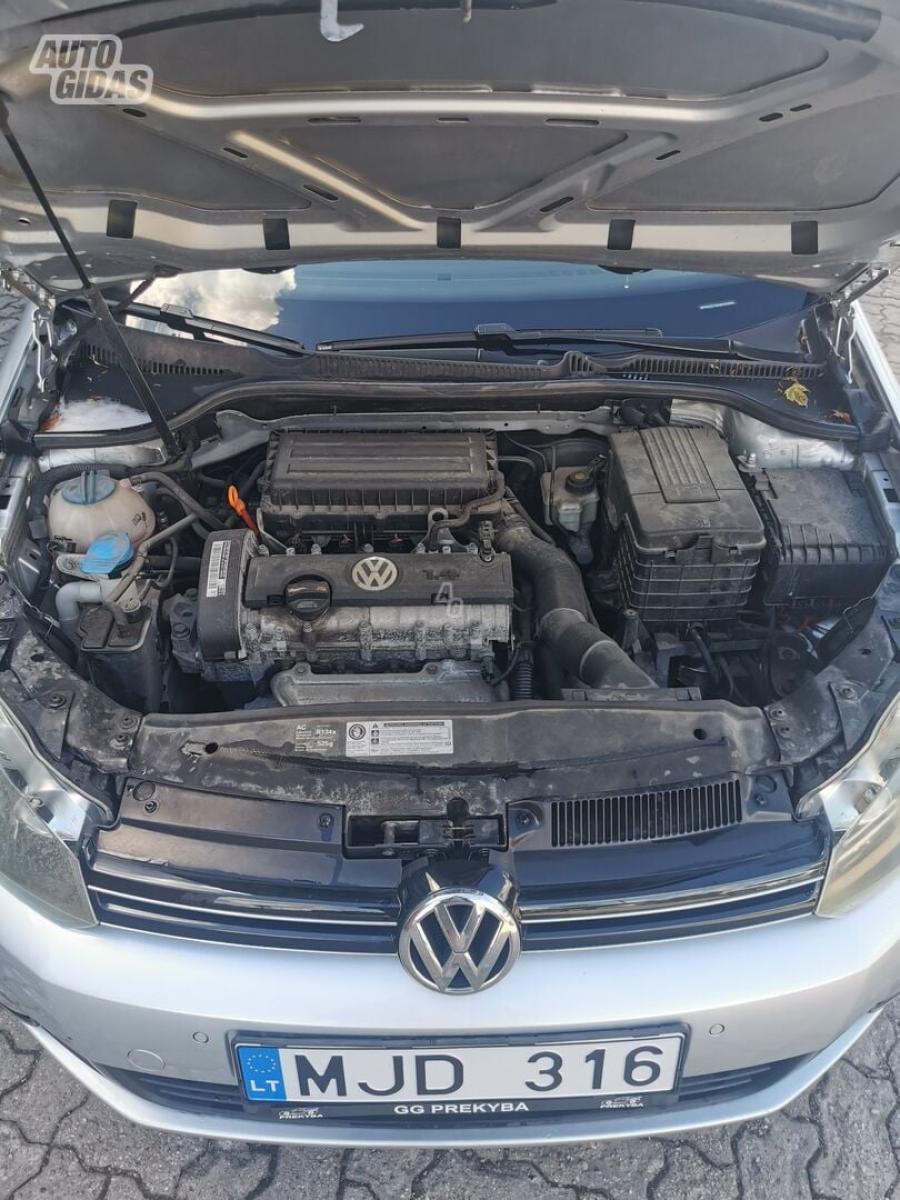 Pelēks Volkswagen Golf 2010 Viļņa, ar dzinēja tilpumu 1.40 L un nobraukumu 120 tūkst. km par 4200 €, foto 11 vietnē AUTOMOTO.COM.LV