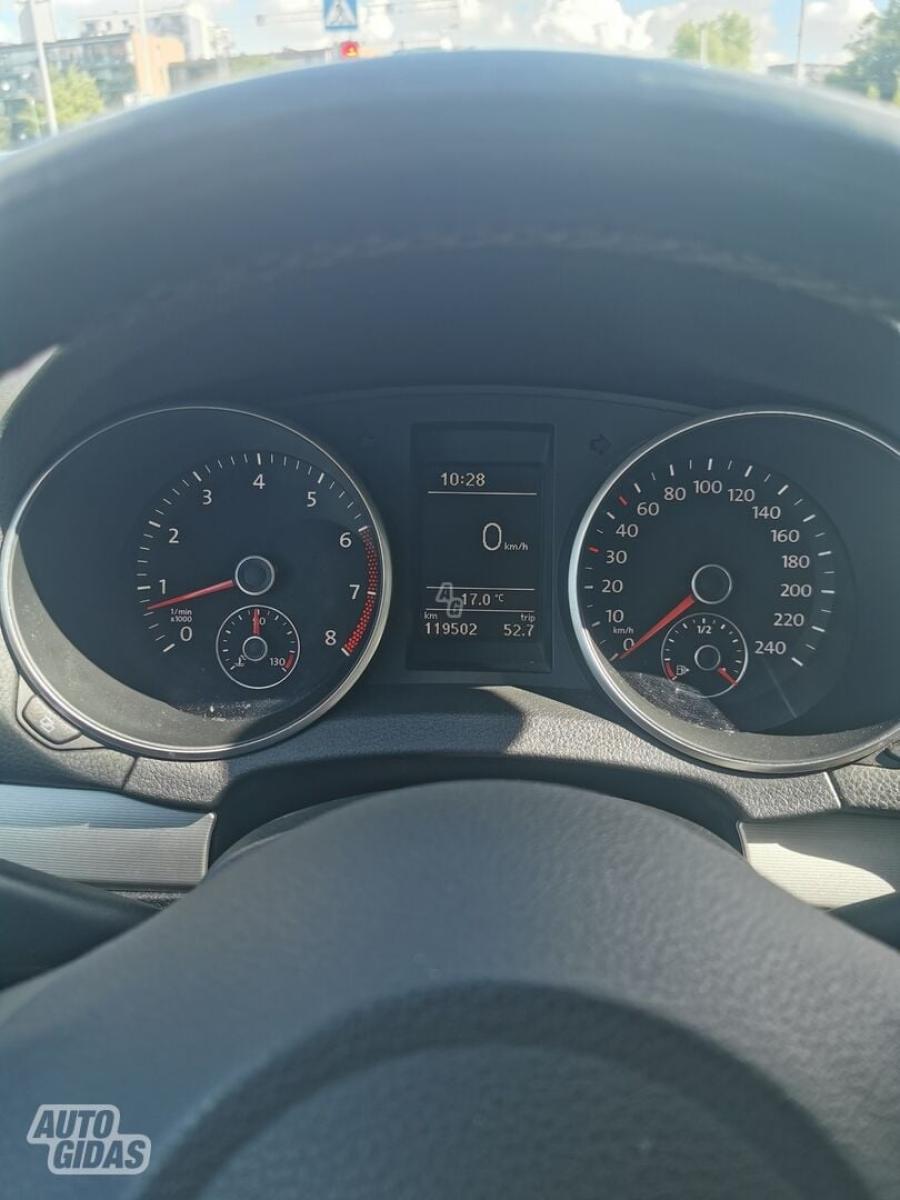 Pelēks Volkswagen Golf 2010 Viļņa, ar dzinēja tilpumu 1.40 L un nobraukumu 120 tūkst. km par 4200 €, foto 12 vietnē AUTOMOTO.COM.LV