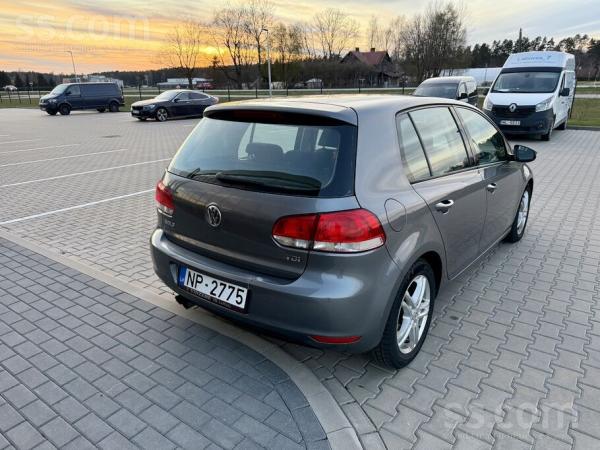 Grey Volkswagen Golf 2010 in Riga, with an engine capacity of 2.00 L and mileage of 332 thousand km for 2999 €, photo 7 on AUTOMOTO.COM.LV