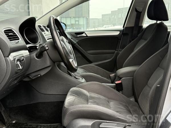 Grey Volkswagen Golf 2010 in Riga, with an engine capacity of 1.40 L and mileage of 274 thousand km for 3650 €, photo 6 on AUTOMOTO.COM.LV