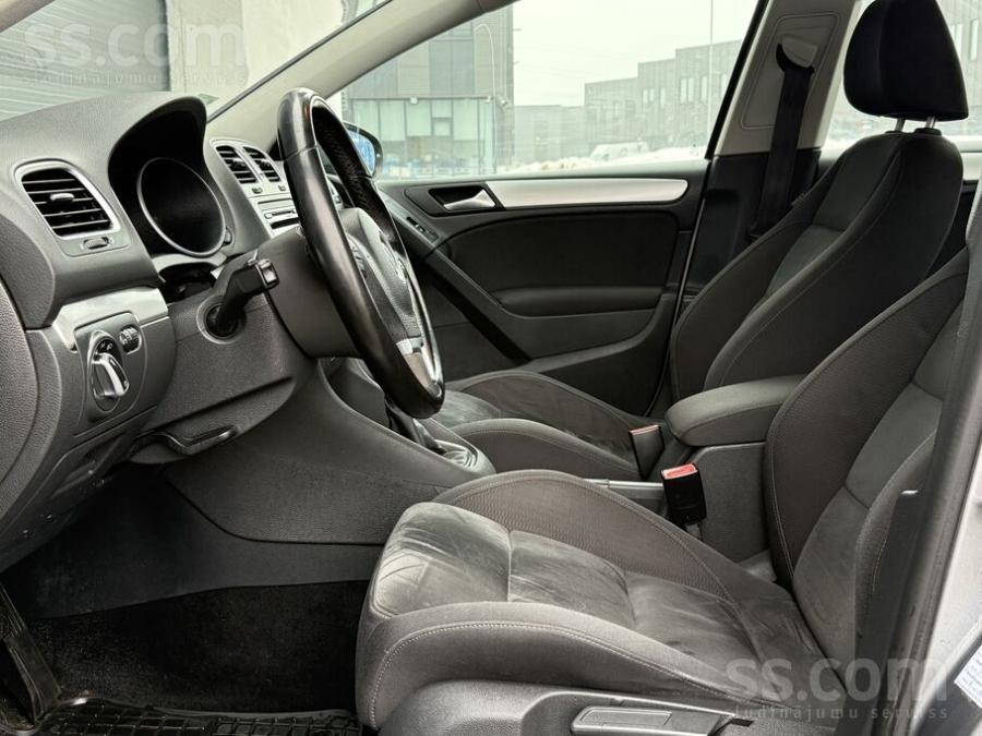 Grey Volkswagen Golf 2010 in Riga, with an engine capacity of 1.40 L and mileage of 274 thousand km for 3650 €, photo 7 on AUTOMOTO.COM.LV