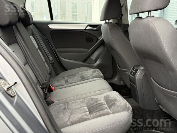 Grey Volkswagen Golf 2010 in Riga, with an engine capacity of 1.40 L and mileage of 274 thousand km for 3650 €, photo 8 on AUTOMOTO.COM.LV