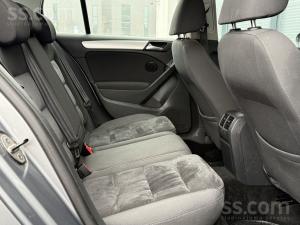 Grey Volkswagen Golf 2010 in Riga, with an engine capacity of 1.40 L and mileage of 274 thousand km for 3650 €, photo 9 on AUTOMOTO.COM.LV