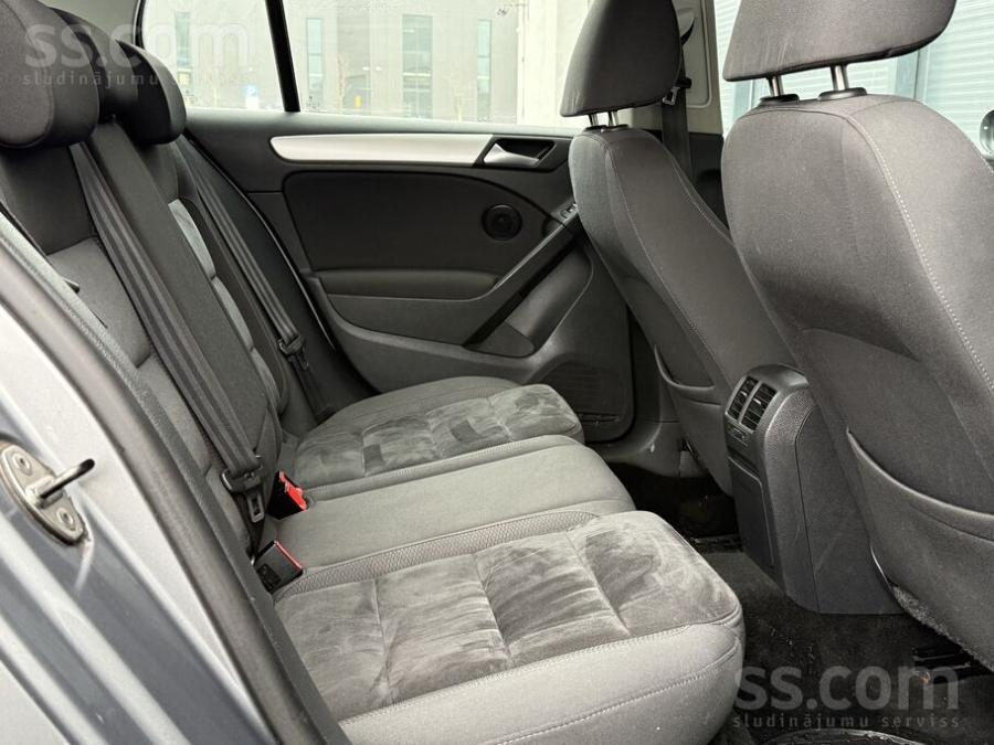 Grey Volkswagen Golf 2010 in Riga, with an engine capacity of 1.40 L and mileage of 274 thousand km for 3650 €, photo 9 on AUTOMOTO.COM.LV
